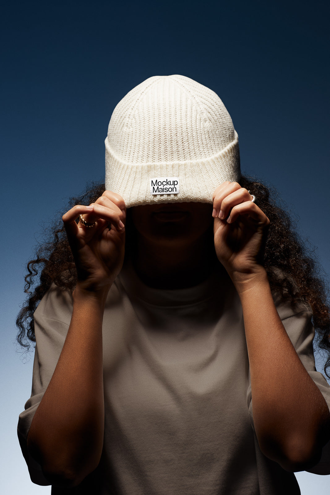Beanie Mockup AP-FDA-20 – Layered PSD – Mockup.Maison