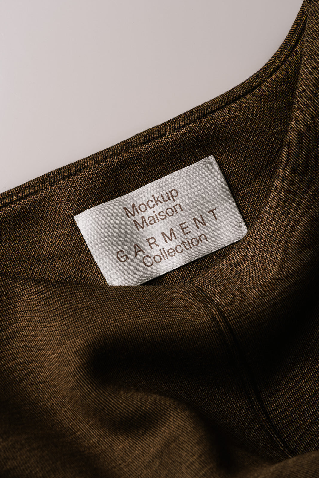 Sew-on Label Mockup SL-GAR-06 – Layered PSD – Mockup.Maison