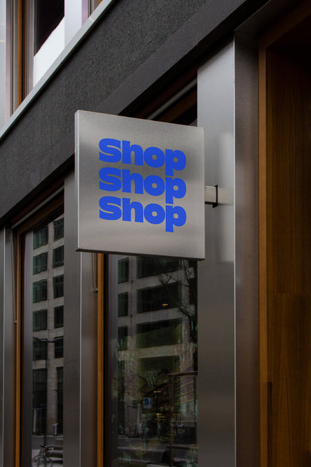 Sign Mockup SG-B-02 – Layered PSD – Mockup.Maison